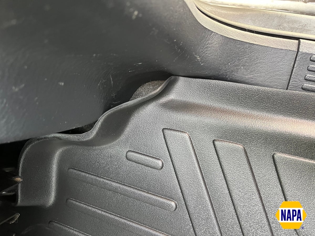 A0317/B0182 Smartliner 1st & 2nd Row Over-the-Hump Floor Liners